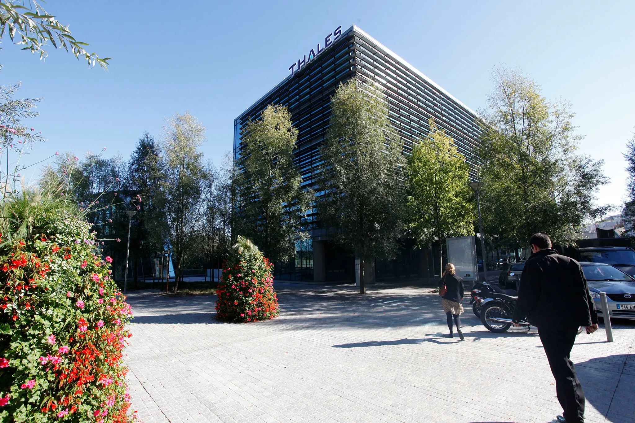 Our Strategy for a low-carbon future | Thales Group