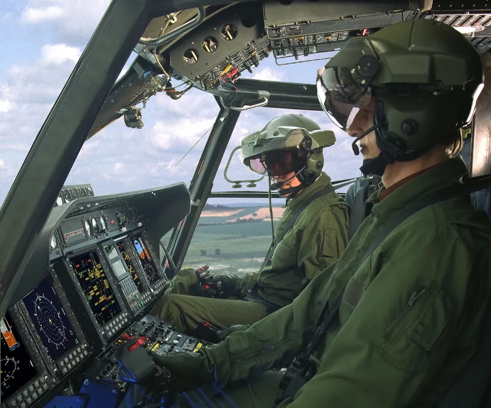 Helmet-Mounted Display for military aircraft | Thales Group