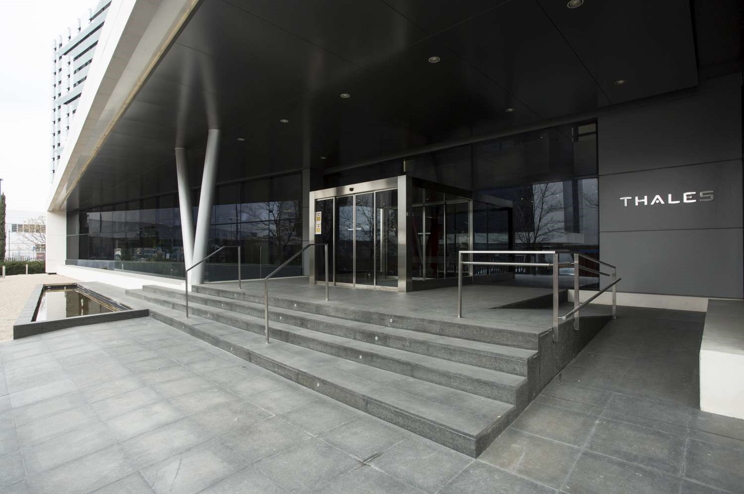 Thales inaugurates its first 4.0 factory for the defense and ...
